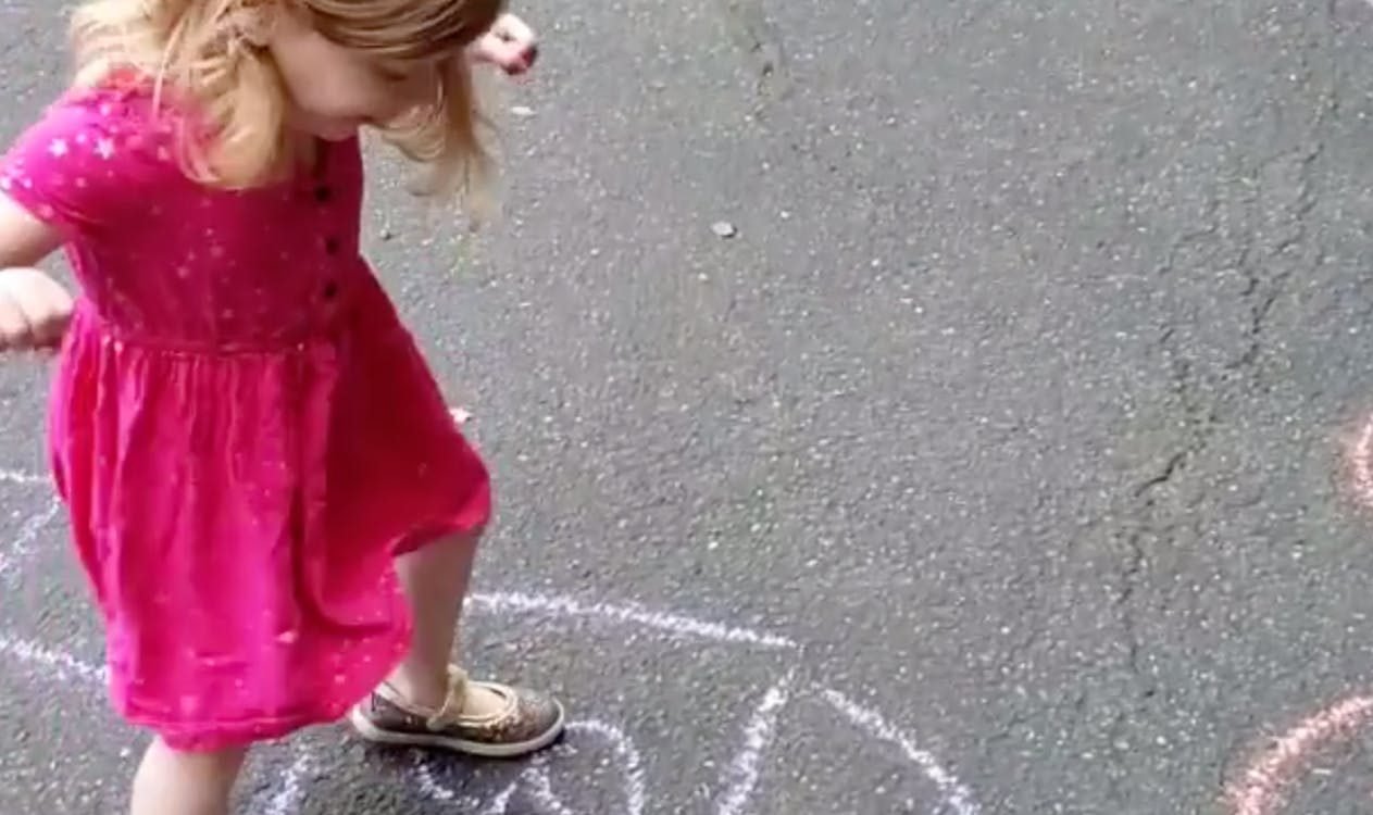 Chalk play: obstacle course | Lovevery