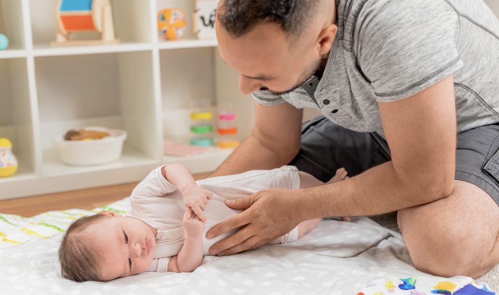 Side-to-back rolling: an important early motor skill | Lovevery